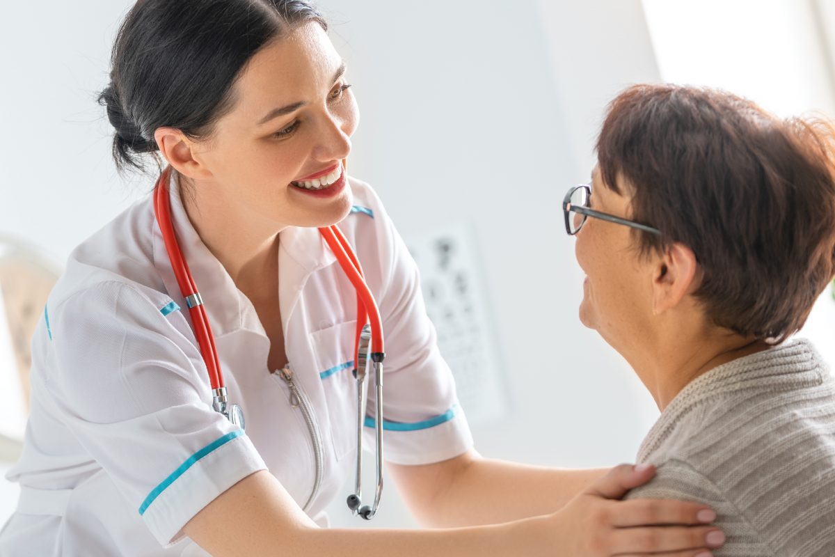 patient listening to doctor – 한국아스트라제네카